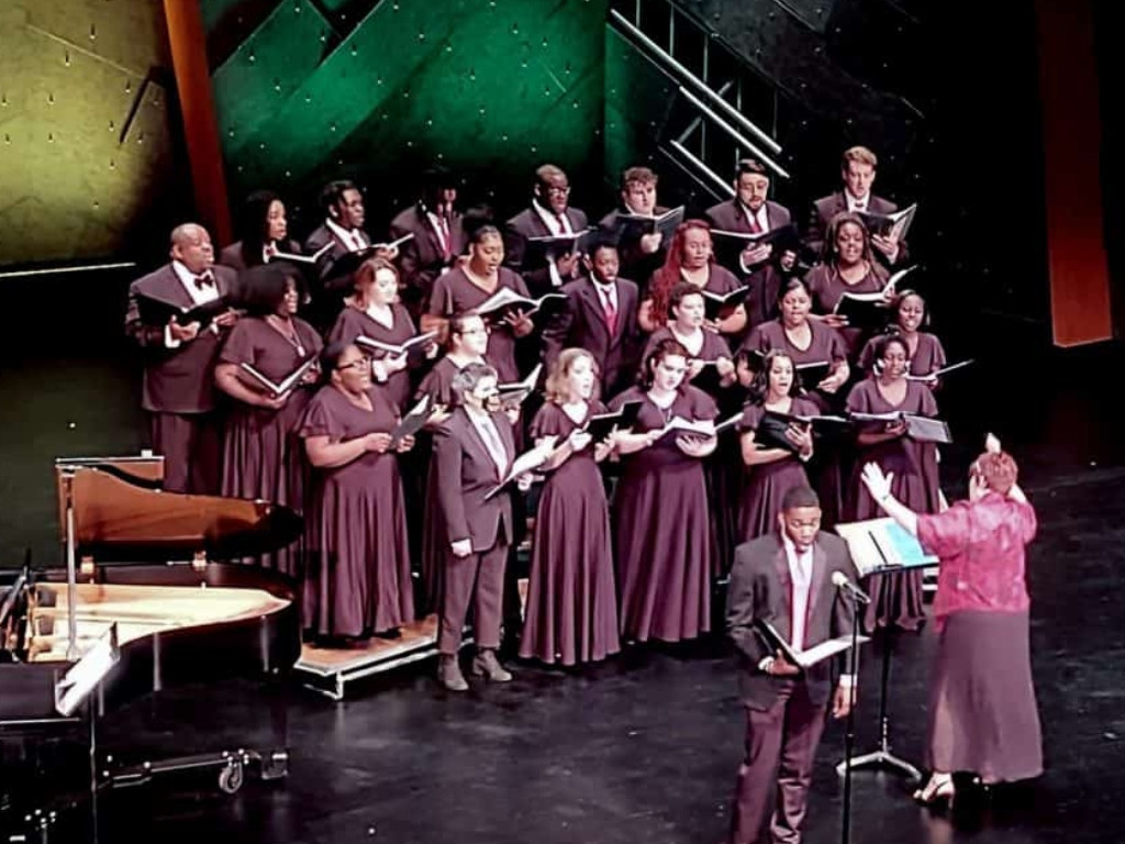 FMU Concert Choir and Voice Collective at the FMU Performing Arts ...